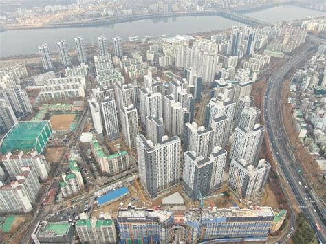 시공사 Vs 조합 공사비 줄다리기 잇따라 ‘변동기준 의무화 갈등 해법될까