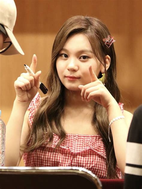 ปักพินในบอร์ด ˗ˏˋ♥︎︎ˎˊ˗여자친구비비지 Gfriendviviz˗ˏˋ♥︎︎ˎˊ˗