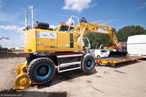 Batch Plant Komatsu Pw150 Ultra —