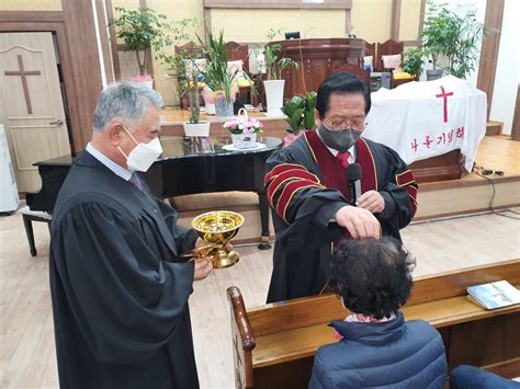 김한수의 오마이갓 머리에 물 묻히는 세례 온몸 풍덩 침례