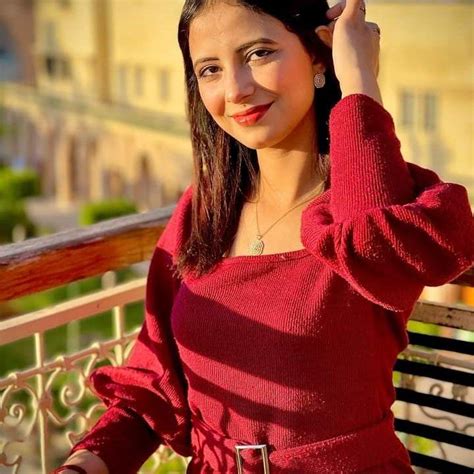 Hanan Tanjwya On Reels