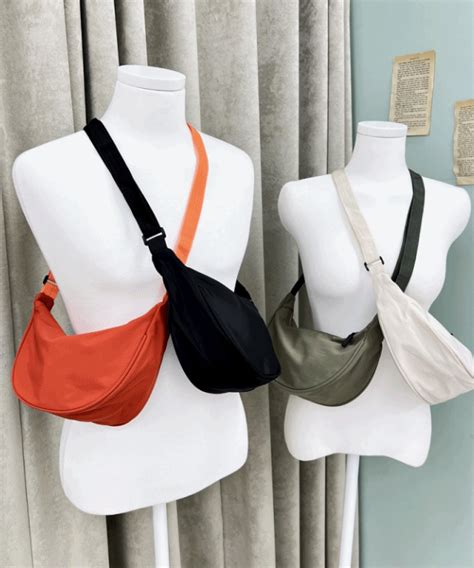 가성비갑 미니 반달 크로스백 11할인 데일리크 학생 크로스바디백 조깅가방 산책가방 메신저백 슬링백 호보백 숄더백 커플템 우정템 생일선물 추천 여행용크로스백 최저가 당일