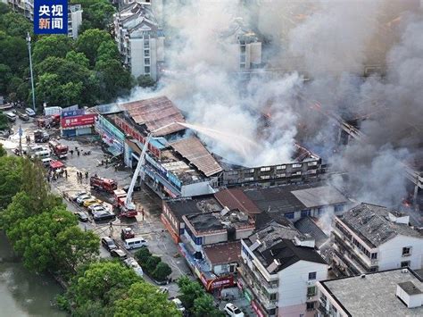 男男激吻床吻互脱裤摸j图片 男男激吻床吻互脱裤摸j图片漫画 男男激吻床吻互脱裤摸j图片在线漫画
