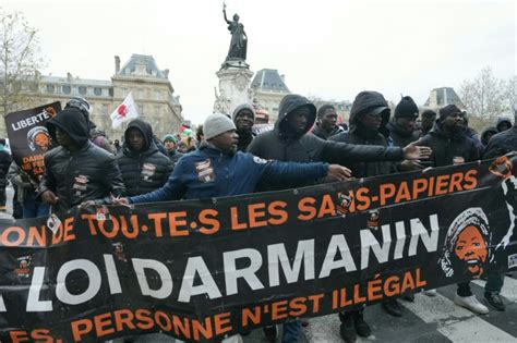 Loi Immigration Place Publique Soutient Lappel à Manifester