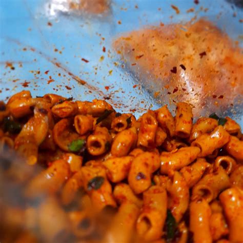 MAKARONI BANTET EKSTRA PEDAS EKSTRA DAUN JERUK GRAM MAKARONI