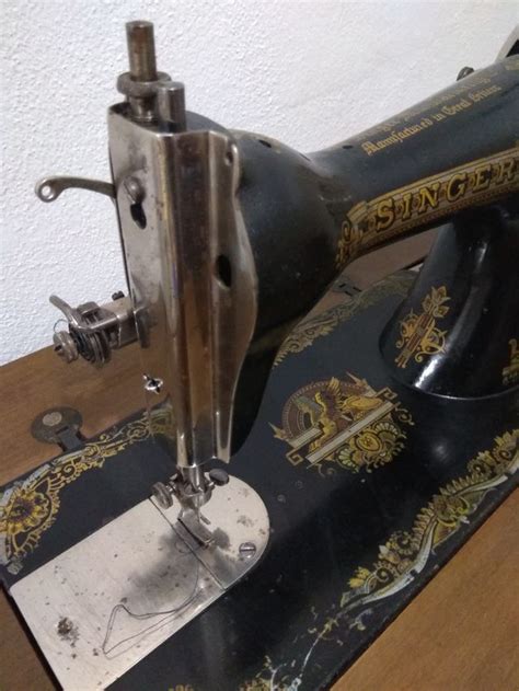 Maquina De Coser Singer Antigua Con Mueble De Segunda Mano Por 45 Eur