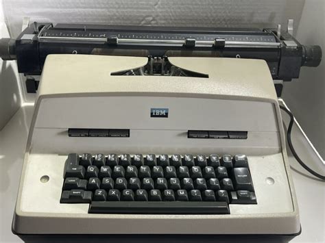 IBM Typewriter Photos Of IBM Model D Executive By Year Then Serial Number By Date