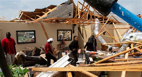 Actualización Más De 30 Muertos Por Tornados En El Sur De Eeuu