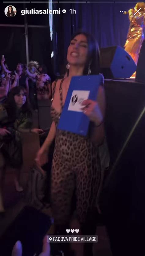 Paolasilve On Twitter La Nostra Conduttrice Preferita Ed Il Nostro Dj