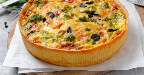 Receta De Tarta Salada Con Pollo Y Verduras Un Plato Con Hojaldre Perfecto Para Cenar Cualquier