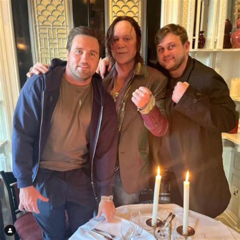 Mickey Rourke Reapareció En Público Y Luce Irreconocible Así Está El Sex Symbol De Los 80 Tn