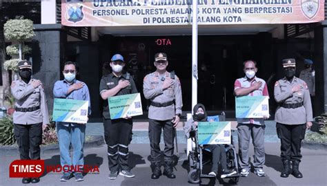Polresta Malang Kota Berikan Penghargaan Dan BPJS Ke Anggota Dan