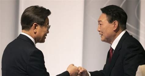 누가 더 비호감 윤석열 455 이재명 428오차내 팽팽 데일리안 여론조사