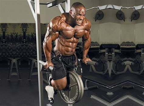 Отжимания на брусьях для груди и трицепса работающие мышцы