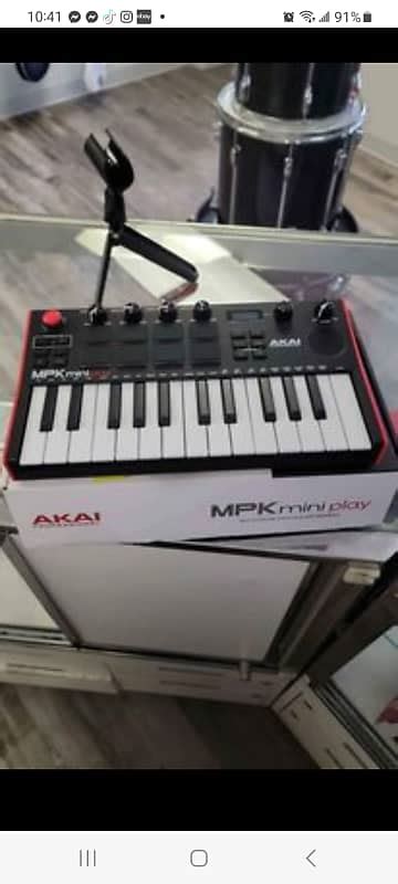 Akai Professional MPK Mini Play3 25 Key Portable Keyboard And Reverb