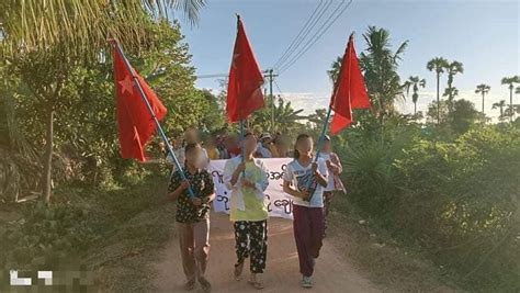တန့်ဆည်ပင်မ သပိတ် စစ်ကြောင်း အကြမ်းဖက် စစ်ကောင်စီ ဖြုတ်ချရေး ချီတက် ဆန္ဒပြ Khit Thit Media