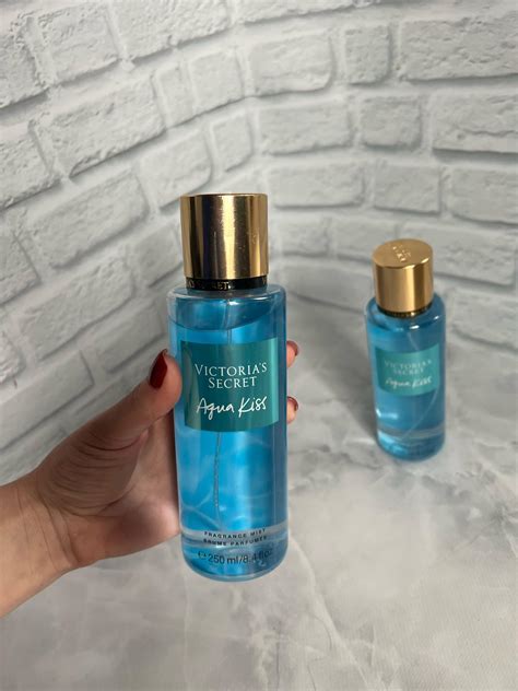 Декоративна та доглядова косметика Kosmetik Iv • Threads Say More