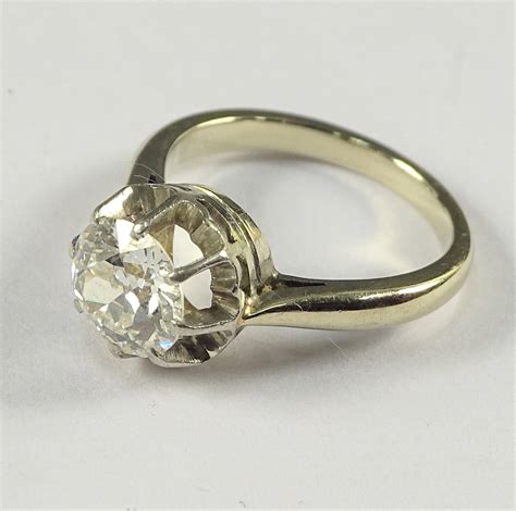 Bague Solitaire En Or Gris 18K 750 00 Sertie Griffes Sur Collerette