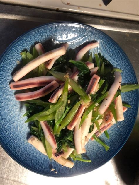 イカとセロリの炒め物 By シロイツキ 【クックパッド】 簡単おいしいみんなのレシピが394万品
