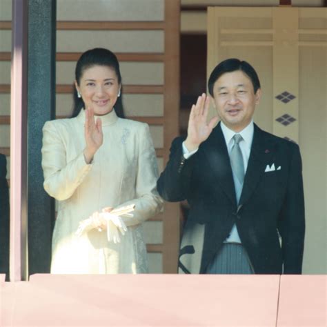 皇后雅子さま、新年の一般参賀で魅せた華麗なドレス姿 赤、青、ボルドー、着回しドレスなどをプレイバック 25 女性セブンプラス