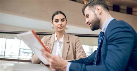 Courtier En Assurance Définition Tout Savoir Sur Le Métier