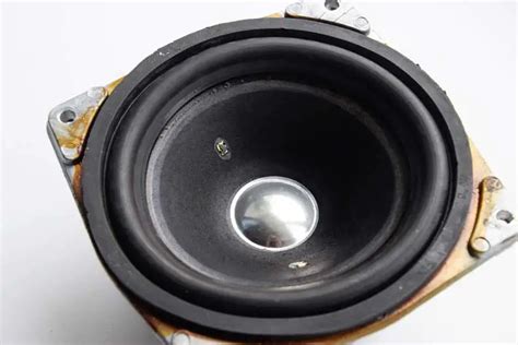 How Can A Speaker Be Used As A Microphone Playbutton