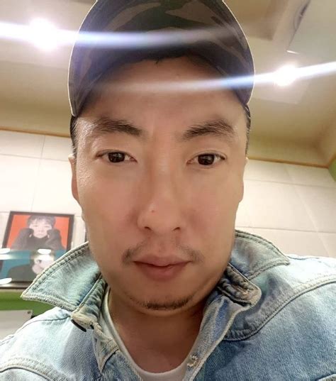 사진 찍혀 공개된 박명수 자동차의 실제 가격 포스트쉐어