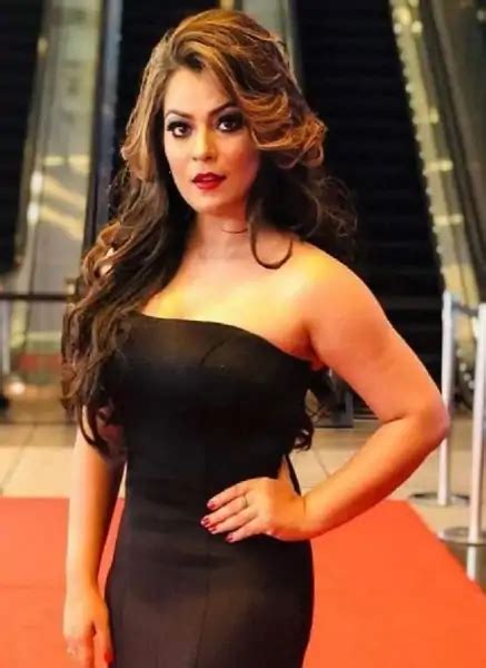 Nidhi Jha Top 15 Hot Pics And Photo