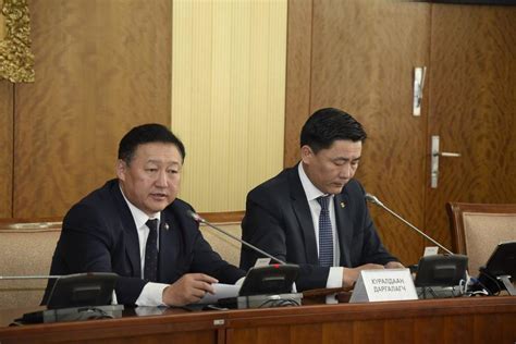 НББСШУБХ Байнгын хорооны даргаар Д Оюунхоролыг сонгохыг дэмжлээ