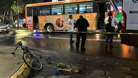 Un ciclista murió atropellado por un camión en Calzada del Hueso en CDMX