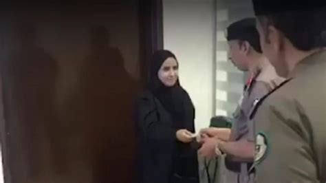 Saudi Arabia Ends Gender Segregation In Restaurants Bbc News