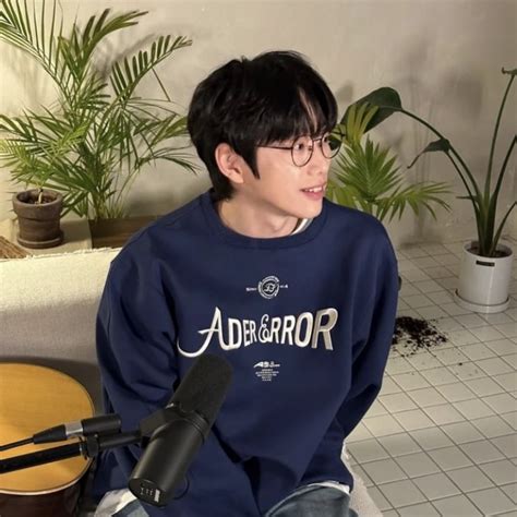 여기 좀 봐줘요 Kream