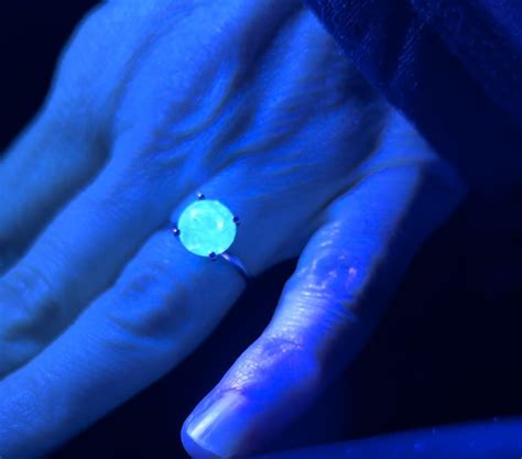 Diamond Fluorescence Surprise Rdiamonds