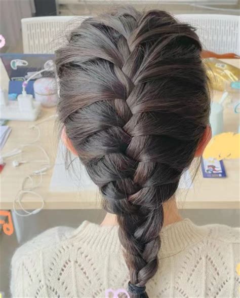 个性女生编发推荐 气质百搭蜈蚣辫 马尾编发 美发站