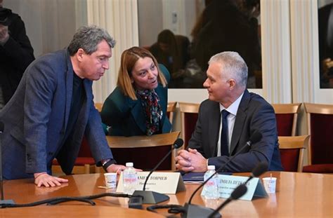 ДАНС Има 10 магистрати в разработката за корупция в митниците Обзор