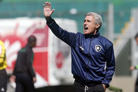 Luís Castro Lamenta Empate Do Botafogo Com O Juventude Gazeta Esportiva