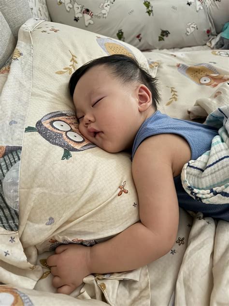 關於這次颱風の最大感觸 有小孩前 •放颱風假了 我：錢櫃訂下去了啊 群組朋友狂約出門，一小時後⋯出發！ 有小孩後 ·放颱風假了 朋友約：出門喝