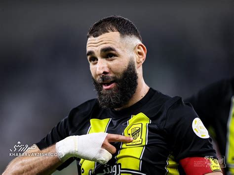 کریم یک تنه راه صعود الهلال را بست؛ وی ای آر ۵۰ درصد گل های الاتحاد را