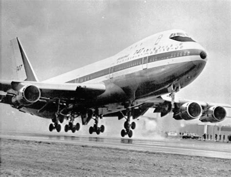 O primeiro voo de um dos aviões mais famosos do mundo o que ficou para a História a de