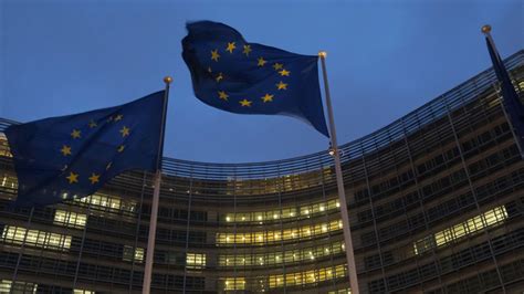 ЕК Ще съдим Русия не по думите а по делата Новини бг