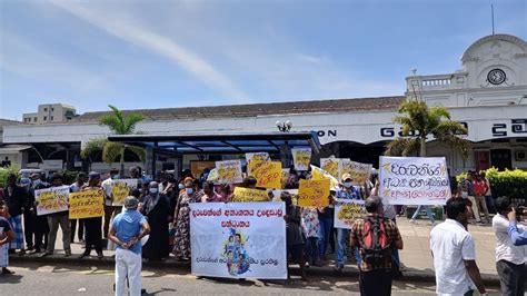 ගුරු විදුහල්පති උද්ඝෝෂණයට දෙමව්පිය දැඩි විරෝධය