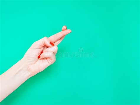 The Fingers Crossed Hand Sign Cross Your Fingers When You Re Hoping