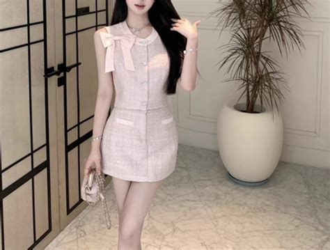 리본 트위드 투피스 셋업 리본 트위드 탑 트위드 미니 스커트 트위드 조끼 트위드 베스트 트위드 스커트 셋업 고급스러운 오피스룩 데이트룩 소개팅룩 하객룩 여름 투피스 핑크