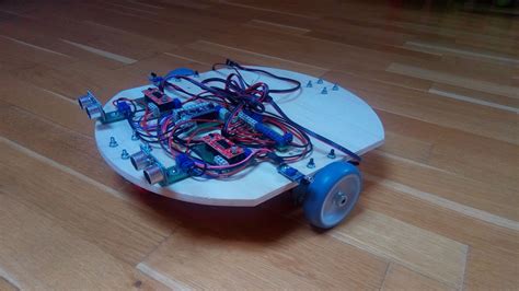 robot evita ostacoli con sensori ultrasonici e ir hardware arduino