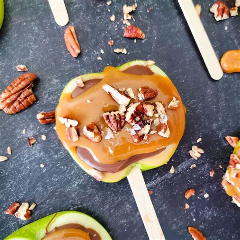Easy Turtle Apple Slices On A Stick Whisking Up Yum
