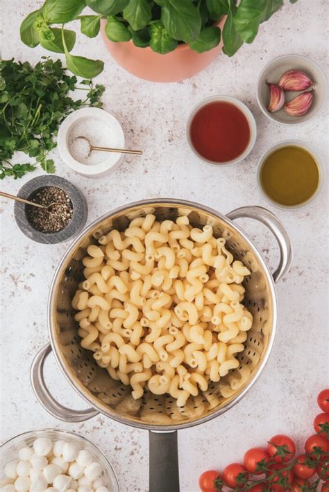 Caprese Pasta Salad The Clean Eating Couple