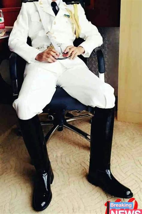 来自星云的你 On Twitter 😍白色制服对男生的身材身高要求太高了，不是一般人能够驾驭的👌