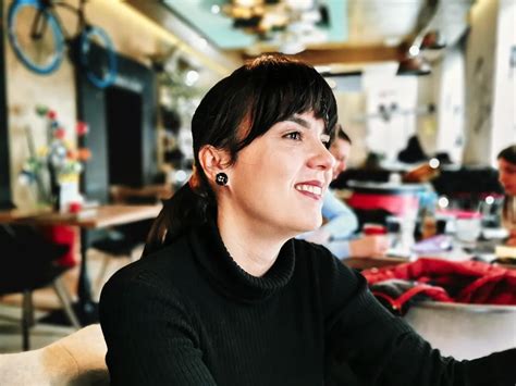 Comment Coiffer Une Frange Rideau Astuces Et Styles Tendance Shemonline