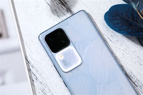 Vivo S18好看不止一点点 用浮光雕花工艺延续东方美学宇宙 泡泡网