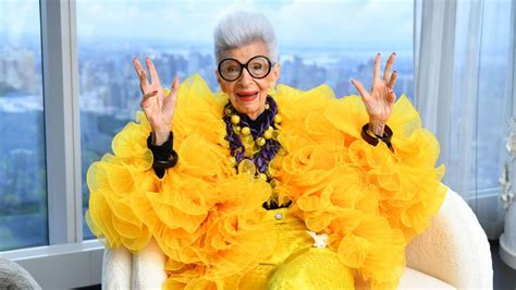 Iris Apfel Fashion Icon Interior Designer Dies At 102 Y100 Fm